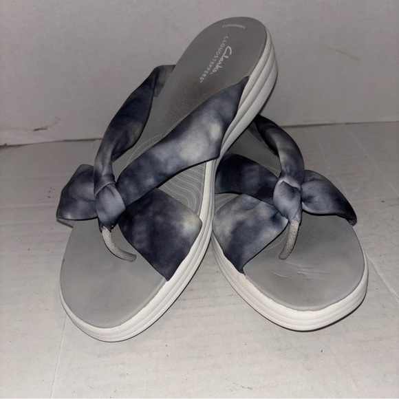 Cloudsteppers by Clarks | Shoes | Cloudsteppers By Clarks Gray Sandals ...